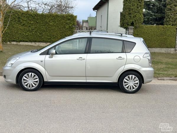 Toyota Corolla Verso 2006 Viļņa, ar dzinēja tilpumu 2.20 L un nobraukumu 220 tūkst. km par 1700 €, foto 8 vietnē AUTOMOTO.COM.LV