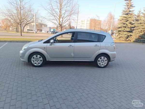 Toyota Corolla Verso 2006 in Siauliai, with an engine capacity of 2.00 L and mileage of 300 thousand km for 2000 €, photo 2 on AUTOMOTO.COM.LV