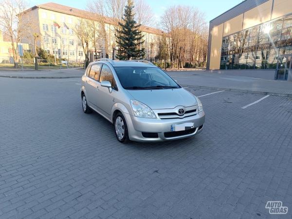 Toyota Corolla Verso 2006 in Siauliai, with an engine capacity of 2.00 L and mileage of 300 thousand km for 2000 €, photo 6 on AUTOMOTO.COM.LV