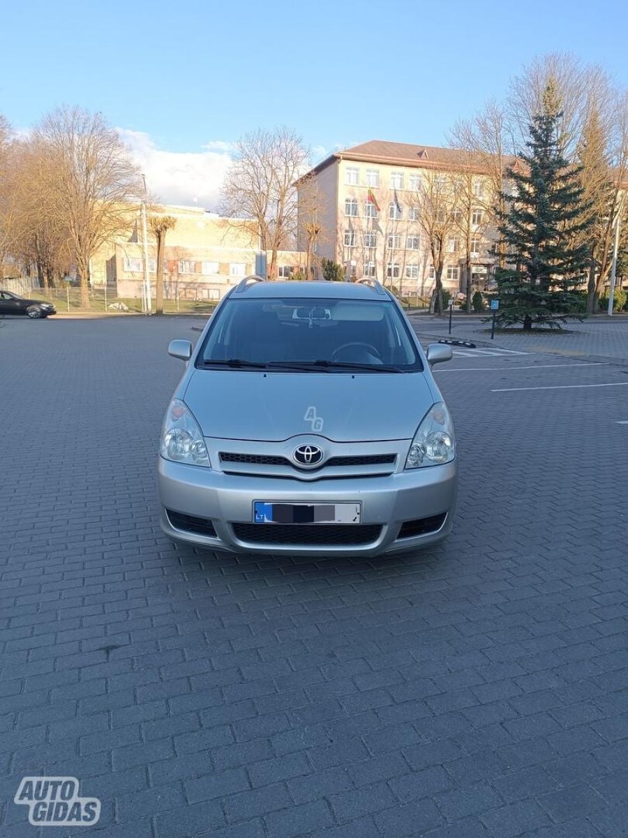 Toyota Corolla Verso 2006 in Siauliai, with an engine capacity of 2.00 L and mileage of 300 thousand km for 2000 €, photo 8 on AUTOMOTO.COM.LV