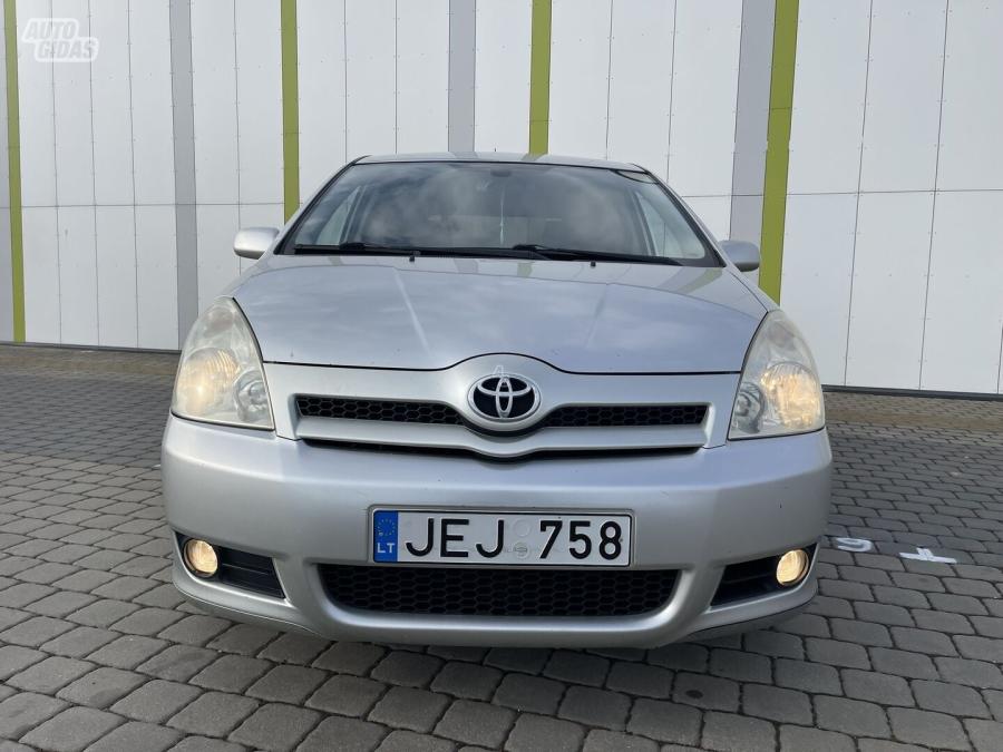 Toyota Corolla Verso 2006 in Vilnius, with an engine capacity of 2.00 L and mileage of 300 thousand km for 1750 €, photo 6 on AUTOMOTO.COM.LV