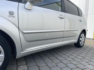 Toyota Corolla Verso 2006 in Vilnius, with an engine capacity of 2.00 L and mileage of 300 thousand km for 1750 €, photo 16 on AUTOMOTO.COM.LV