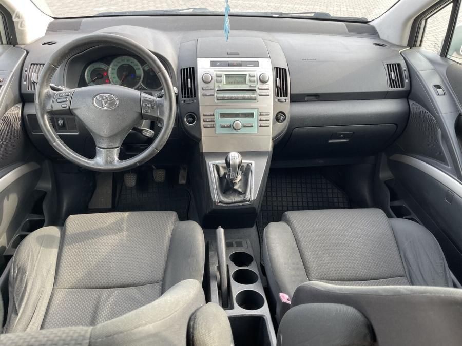 Toyota Corolla Verso 2006 in Vilnius, with an engine capacity of 2.00 L and mileage of 300 thousand km for 1750 €, photo 21 on AUTOMOTO.COM.LV