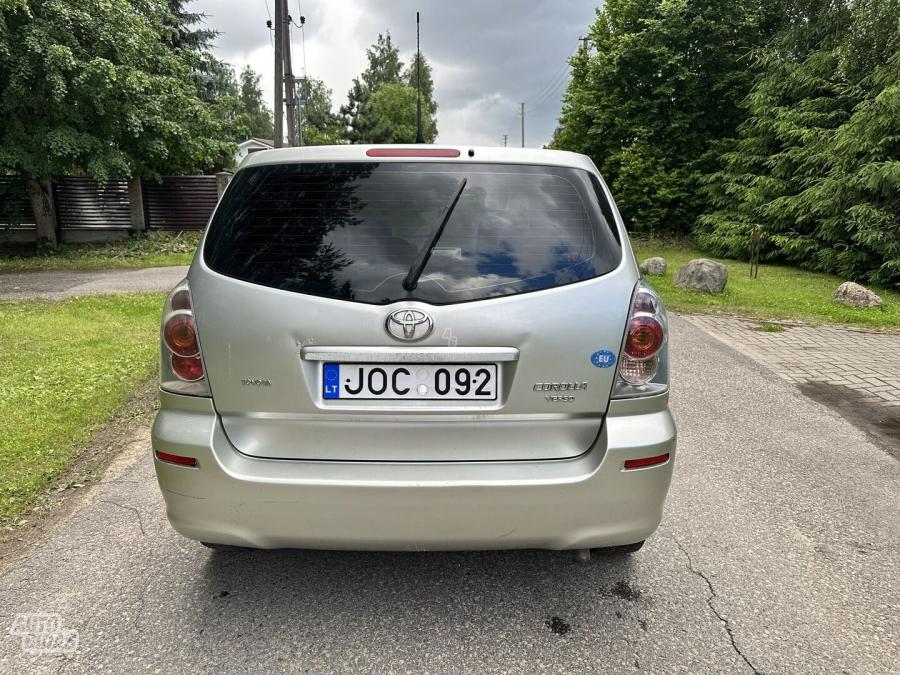 Toyota Corolla Verso 2006 in Vilnius, with an engine capacity of 2.00 L and mileage of 223 thousand km for 1800 €, photo 7 on AUTOMOTO.COM.LV