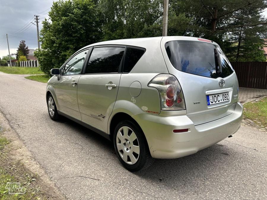 Toyota Corolla Verso 2006 in Vilnius, with an engine capacity of 2.00 L and mileage of 223 thousand km for 1800 €, photo 8 on AUTOMOTO.COM.LV