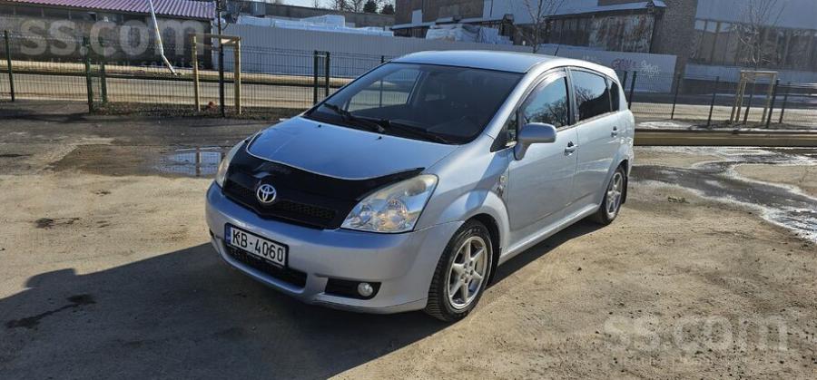 Toyota Corolla Verso 2006 Rīga, ar dzinēja tilpumu 2.20 L un nobraukumu 494 tūkst. km par 1000 €, foto 1 vietnē AUTOMOTO.COM.LV