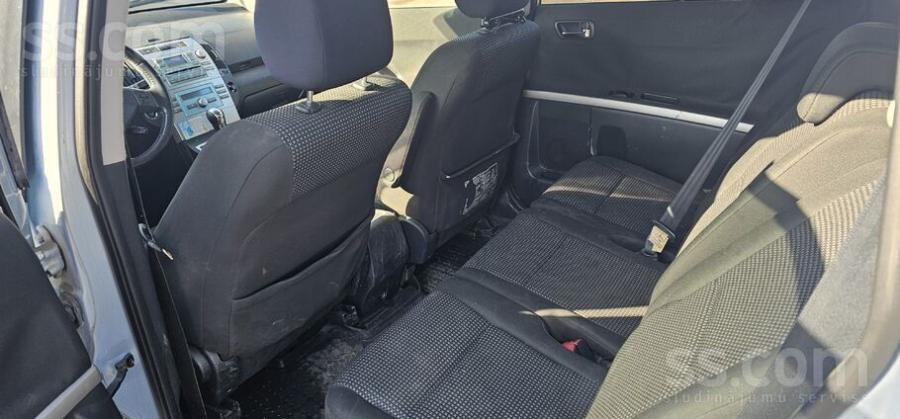 Toyota Corolla Verso 2006 Rīga, ar dzinēja tilpumu 2.20 L un nobraukumu 494 tūkst. km par 1000 €, foto 9 vietnē AUTOMOTO.COM.LV