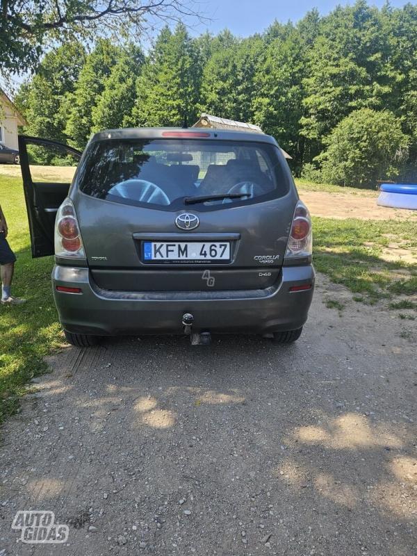 Toyota Corolla Verso 2006 in Alytus, with an engine capacity of 2.20 L and mileage of 428 thousand km for 2300 €, photo 3 on AUTOMOTO.COM.LV