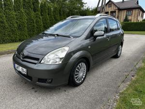 Toyota Corolla Verso 2006 Viļņa, ar dzinēja tilpumu 2.20 L un nobraukumu 320 tūkst. km par 2000 €, foto  vietnē AUTOMOTO.COM.LV