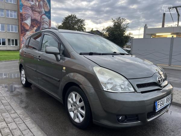 Toyota Corolla Verso 2006 in Siauliai, with an engine capacity of 2.20 L and mileage of 190 thousand km for 950 €, photo 4 on AUTOMOTO.COM.LV