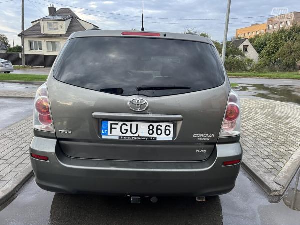 Toyota Corolla Verso 2006 in Siauliai, with an engine capacity of 2.20 L and mileage of 190 thousand km for 950 €, photo 6 on AUTOMOTO.COM.LV