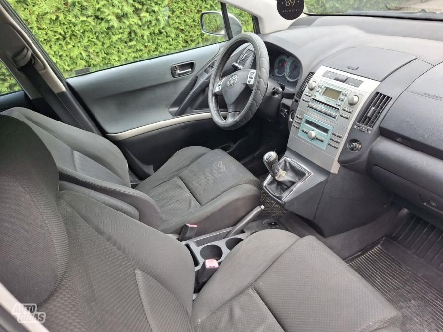 Toyota Corolla Verso 2006 Mažeikiai, ar dzinēja tilpumu 2.00 L un nobraukumu 285 tūkst. km par 1450 €, foto 6 vietnē AUTOMOTO.COM.LV