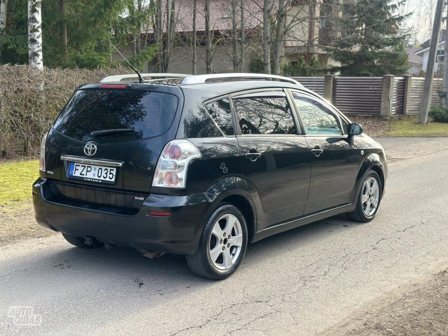 Toyota Corolla Verso 2007 Viļņa, ar dzinēja tilpumu 2.20 L un nobraukumu 320 tūkst. km par 1800 €, foto 5 vietnē AUTOMOTO.COM.LV