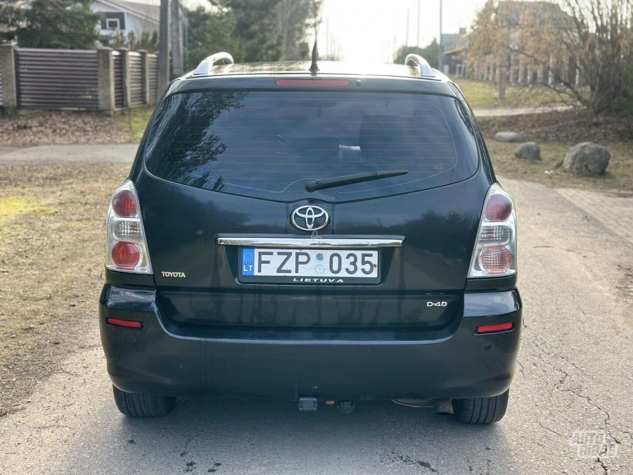 Toyota Corolla Verso 2007 Viļņa, ar dzinēja tilpumu 2.20 L un nobraukumu 320 tūkst. km par 1800 €, foto 6 vietnē AUTOMOTO.COM.LV