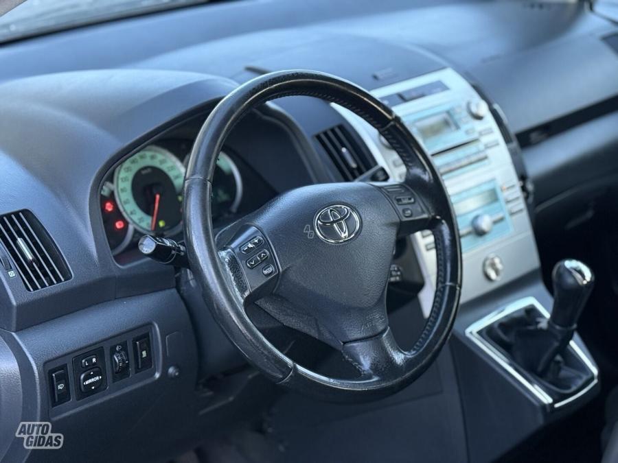 Toyota Corolla Verso 2007 Kauņa, ar dzinēja tilpumu 2.20 L un nobraukumu 304 tūkst. km par 3000 €, foto 13 vietnē AUTOMOTO.COM.LV