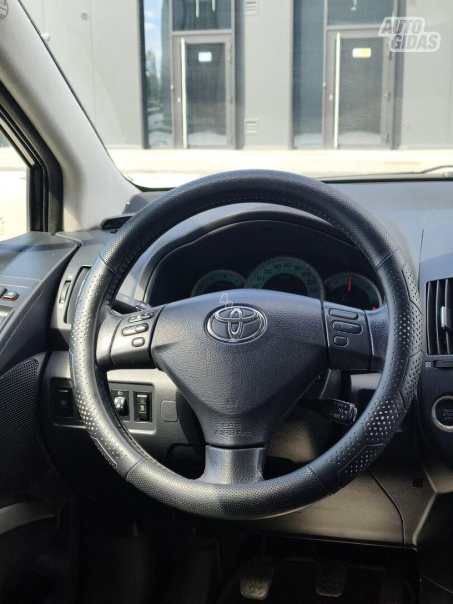 Toyota Corolla Verso 2007 in Vilnius, with an engine capacity of 2.20 L and mileage of 198 thousand km for 3000 €, photo 13 on AUTOMOTO.COM.LV