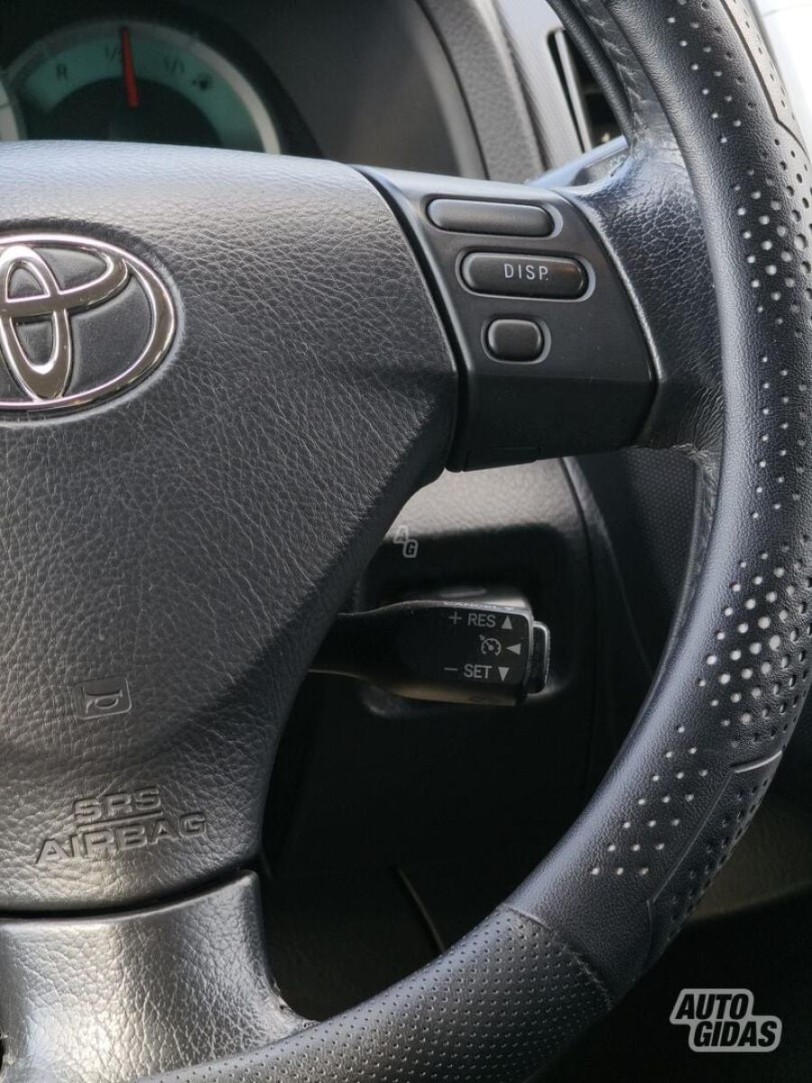 Toyota Corolla Verso 2007 in Vilnius, with an engine capacity of 2.20 L and mileage of 198 thousand km for 3000 €, photo 18 on AUTOMOTO.COM.LV