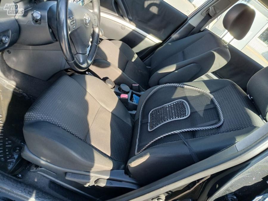 Toyota Corolla Verso 2007 in Panevezys, with an engine capacity of 1.80 L and mileage of 244 thousand km for 2999 €, photo 9 on AUTOMOTO.COM.LV