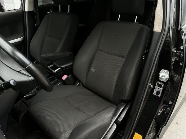 Toyota Corolla Verso 2007 Alīta, ar dzinēja tilpumu 2.20 L un nobraukumu 309 tūkst. km par 2200 €, foto 9 vietnē AUTOMOTO.COM.LV