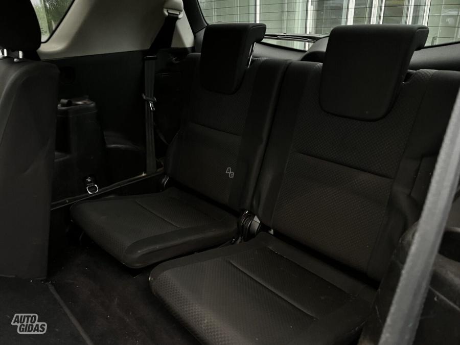 Toyota Corolla Verso 2007 in Alytus, with an engine capacity of 2.20 L and mileage of 309 thousand km for 2200 €, photo 13 on AUTOMOTO.COM.LV