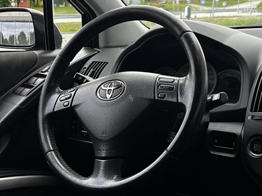 Toyota Corolla Verso 2007 in Alytus, with an engine capacity of 2.20 L and mileage of 309 thousand km for 2200 €, photo 15 on AUTOMOTO.COM.LV