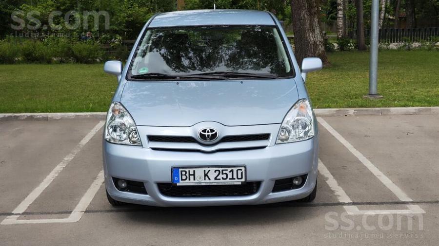 Toyota Corolla Verso 2007 Rīga, ar dzinēja tilpumu 2.20 L un nobraukumu 261 tūkst. km par 3150 €, foto 4 vietnē AUTOMOTO.COM.LV