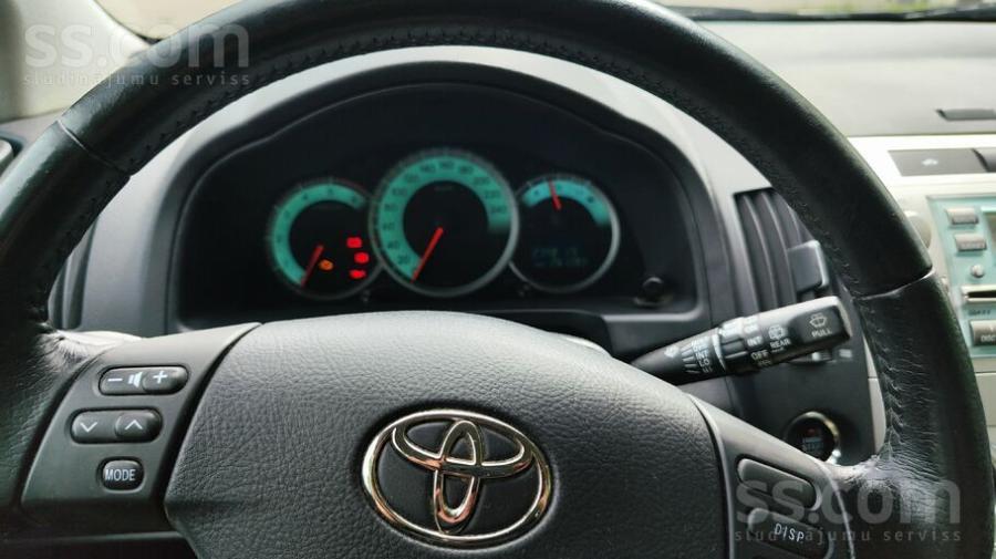 Toyota Corolla Verso 2007 Rīga, ar dzinēja tilpumu 2.20 L un nobraukumu 261 tūkst. km par 3150 €, foto 7 vietnē AUTOMOTO.COM.LV