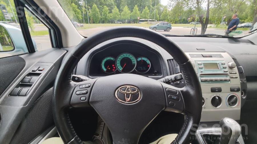 Toyota Corolla Verso 2007 Rīga, ar dzinēja tilpumu 2.20 L un nobraukumu 261 tūkst. km par 3150 €, foto 8 vietnē AUTOMOTO.COM.LV