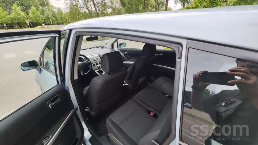 Toyota Corolla Verso 2007 Rīga, ar dzinēja tilpumu 2.20 L un nobraukumu 261 tūkst. km par 3150 €, foto 10 vietnē AUTOMOTO.COM.LV