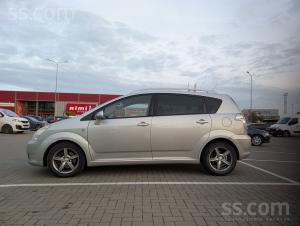 Toyota Corolla Verso 2007 Rīga, ar dzinēja tilpumu 2.20 L un nobraukumu 398 tūkst. km par 1300 €, foto 3 vietnē AUTOMOTO.COM.LV