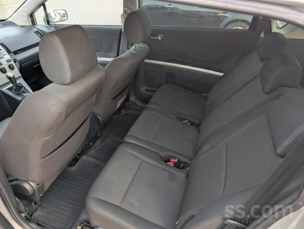 Toyota Corolla Verso 2007 in Riga, with an engine capacity of 2.20 L and mileage of 398 thousand km for 1300 €, photo 10 on AUTOMOTO.COM.LV