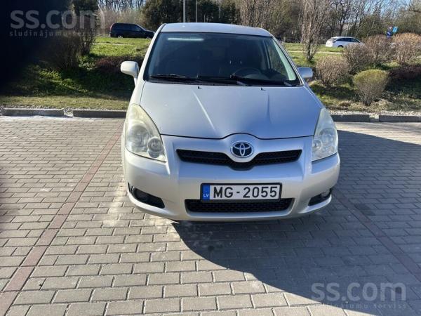 Toyota Corolla Verso 2007 Rīga, ar dzinēja tilpumu 2.20 L un nobraukumu 399 tūkst. km par 1895 €, foto 3 vietnē AUTOMOTO.COM.LV