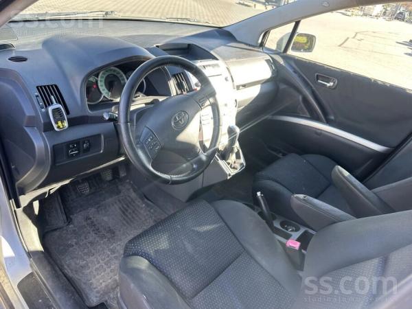 Toyota Corolla Verso 2007 Rīga, ar dzinēja tilpumu 2.20 L un nobraukumu 399 tūkst. km par 1895 €, foto 5 vietnē AUTOMOTO.COM.LV