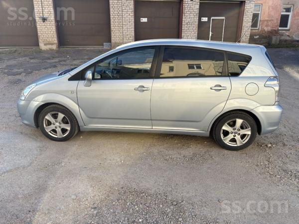 Toyota Corolla Verso 2007 in Madona, with an engine capacity of 2.20 L and mileage of 335 thousand km for 1500 €, photo 3 on AUTOMOTO.COM.LV