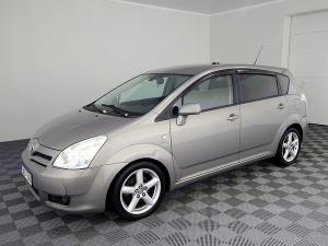 Toyota Corolla Verso 2007 Tallina, ar dzinēja tilpumu 2.20 L un nobraukumu 318 tūkst. km par 499 €, foto 3 vietnē AUTOMOTO.COM.LV