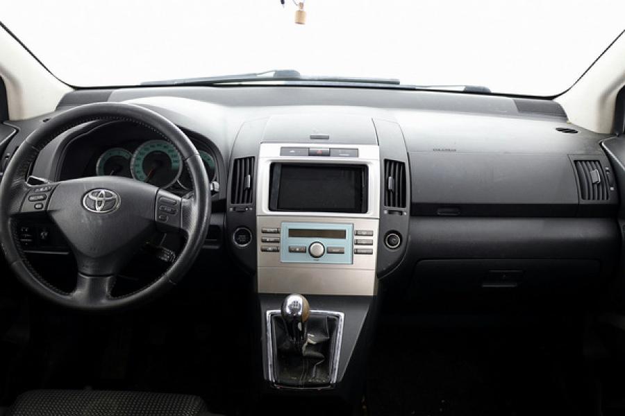 Toyota Corolla Verso 2007 Tallina, ar dzinēja tilpumu 2.20 L un nobraukumu 318 tūkst. km par 499 €, foto 6 vietnē AUTOMOTO.COM.LV