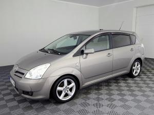 Toyota Corolla Verso 2007 Tallina, ar dzinēja tilpumu 2.20 L un nobraukumu 318 tūkst. km par 499 €, foto 10 vietnē AUTOMOTO.COM.LV