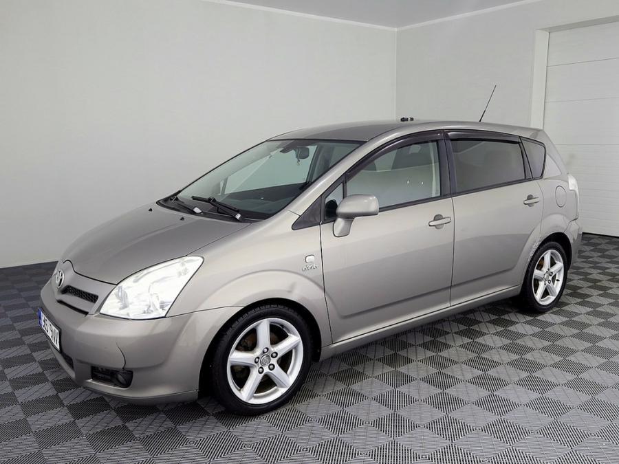 Toyota Corolla Verso 2007 Tallina, ar dzinēja tilpumu 2.20 L un nobraukumu 318 tūkst. km par 499 €, foto 10 vietnē AUTOMOTO.COM.LV