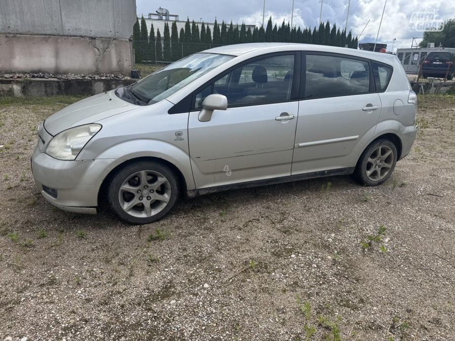 Toyota Corolla Verso 2007 in Vilnius, with an engine capacity of 2.20 L and mileage of 506 thousand km for 950 €, photo 4 on AUTOMOTO.COM.LV