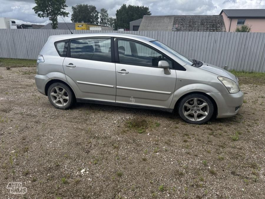 Toyota Corolla Verso 2007 in Vilnius, with an engine capacity of 2.20 L and mileage of 506 thousand km for 950 €, photo 5 on AUTOMOTO.COM.LV