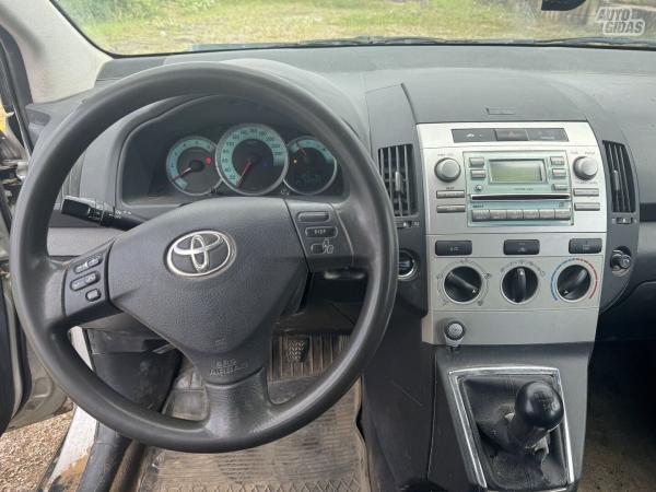 Toyota Corolla Verso 2007 in Vilnius, with an engine capacity of 2.20 L and mileage of 506 thousand km for 950 €, photo 9 on AUTOMOTO.COM.LV