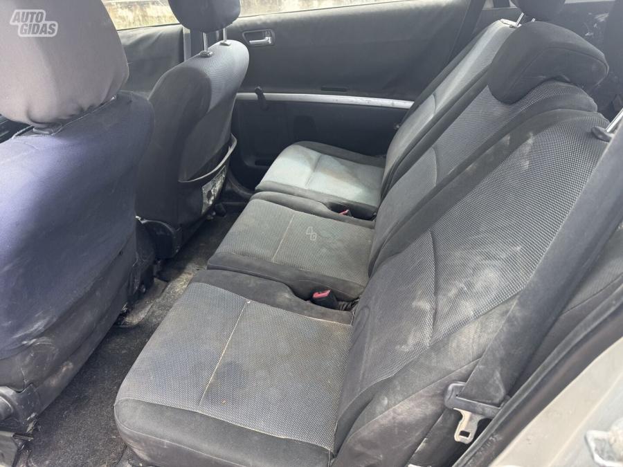 Toyota Corolla Verso 2007 in Vilnius, with an engine capacity of 2.20 L and mileage of 506 thousand km for 950 €, photo 12 on AUTOMOTO.COM.LV