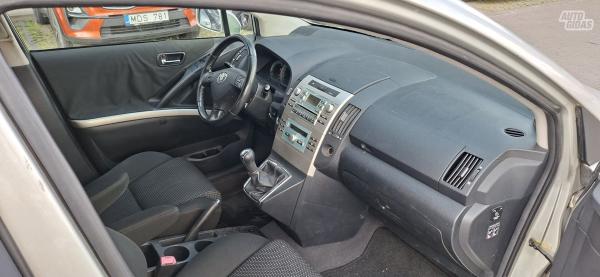 Toyota Corolla Verso 2007 Viļņa, ar dzinēja tilpumu 2.20 L un nobraukumu 320 tūkst. km par 1600 €, foto 8 vietnē AUTOMOTO.COM.LV