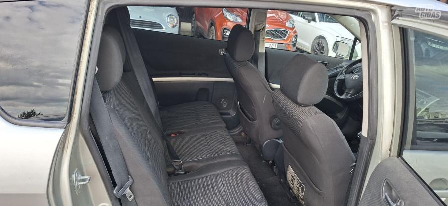 Toyota Corolla Verso 2007 Viļņa, ar dzinēja tilpumu 2.20 L un nobraukumu 320 tūkst. km par 1600 €, foto 10 vietnē AUTOMOTO.COM.LV