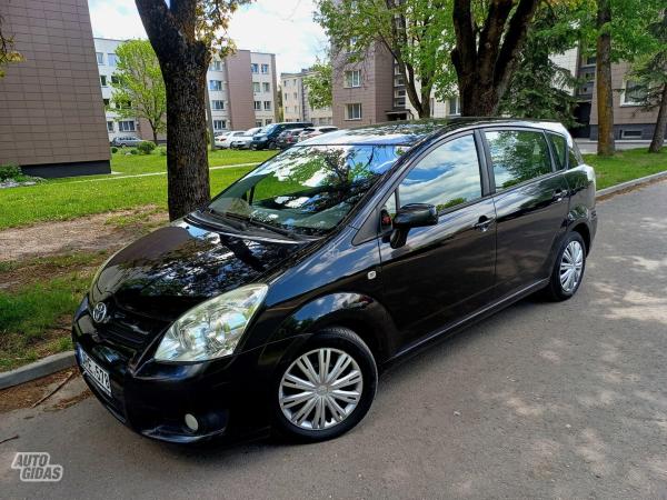 Toyota Corolla Verso 2008 in Kaunas, with an engine capacity of 2.20 L and mileage of 305 thousand km for 2550 €, photo 1 on AUTOMOTO.COM.LV
