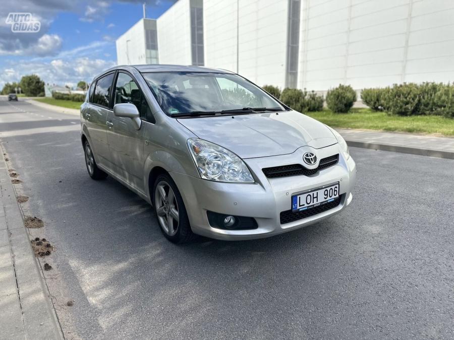 Toyota Corolla Verso 2008 in Vilnius, with an engine capacity of 2.20 L and mileage of 300 thousand km for 1700 €, photo 4 on AUTOMOTO.COM.LV