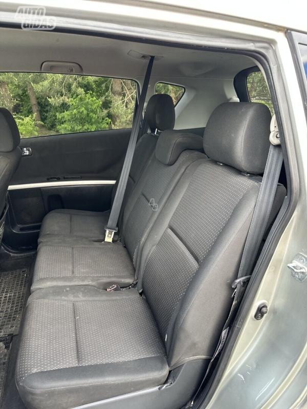 Toyota Corolla Verso 2008 in Vilnius, with an engine capacity of 2.20 L and mileage of 300 thousand km for 1700 €, photo 10 on AUTOMOTO.COM.LV