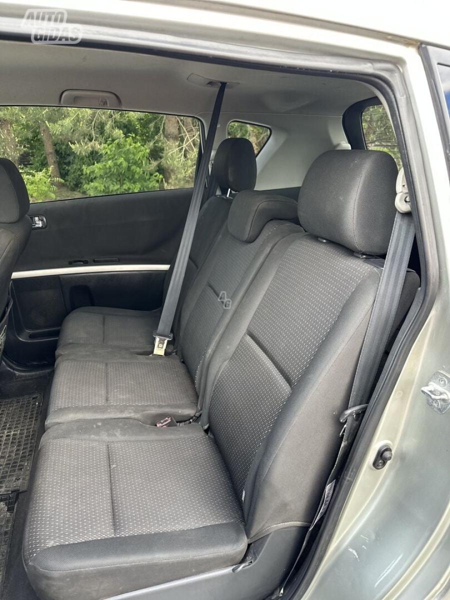 Toyota Corolla Verso 2008 in Vilnius, with an engine capacity of 2.20 L and mileage of 300 thousand km for 1700 €, photo 11 on AUTOMOTO.COM.LV