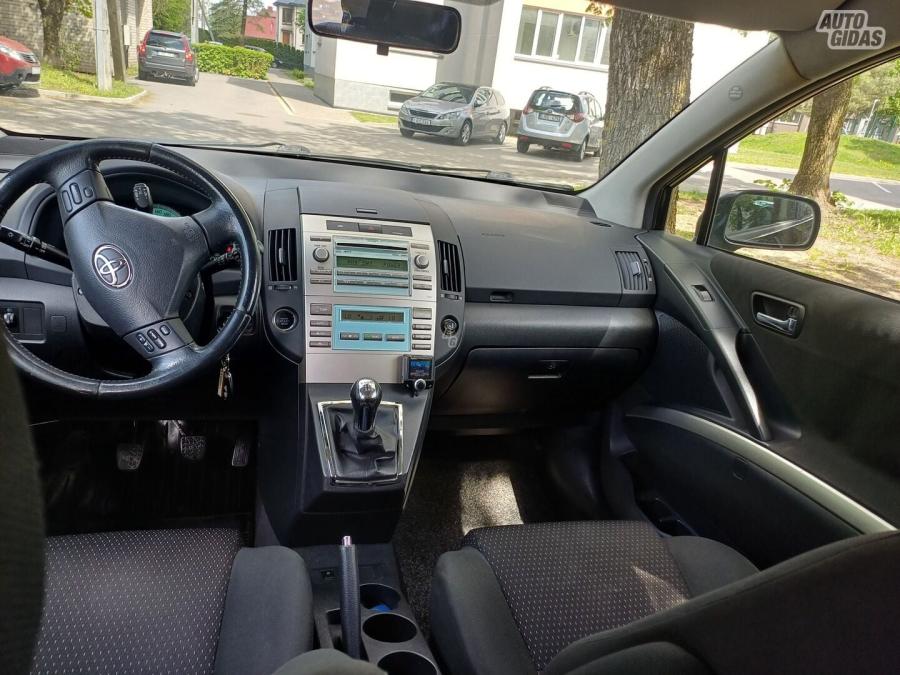 Toyota Corolla Verso 2008 Kauņa, ar dzinēja tilpumu 2.20 L un nobraukumu 31 tūkst. km par 2590 €, foto 6 vietnē AUTOMOTO.COM.LV