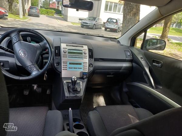 Toyota Corolla Verso 2008 in Kaunas, with an engine capacity of 2.20 L and mileage of 310 thousand km for 2550 €, photo 3 on AUTOMOTO.COM.LV